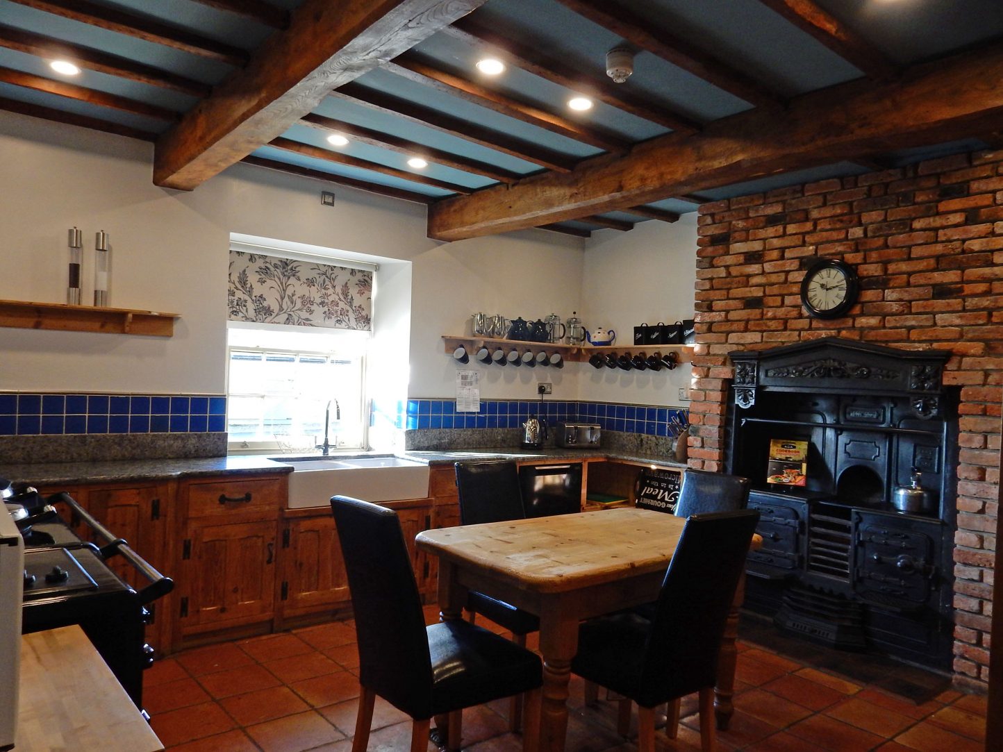 Shiningford Manor kitchen - Ashbourne Self Catering